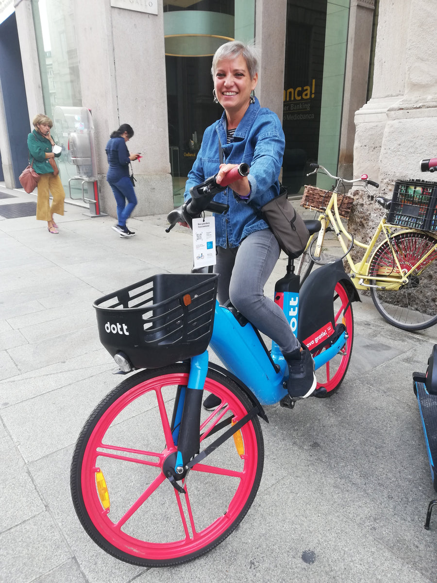 Come si usa la e-bike o il monopattino DOTT a Milano? – Anna Tour